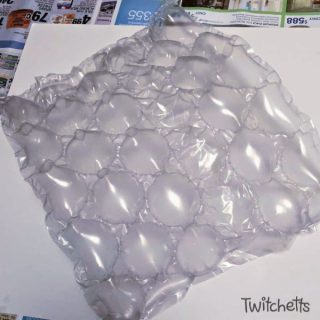 Bubble Wrap Art: Process art to cure a bad day. - Twitchetts