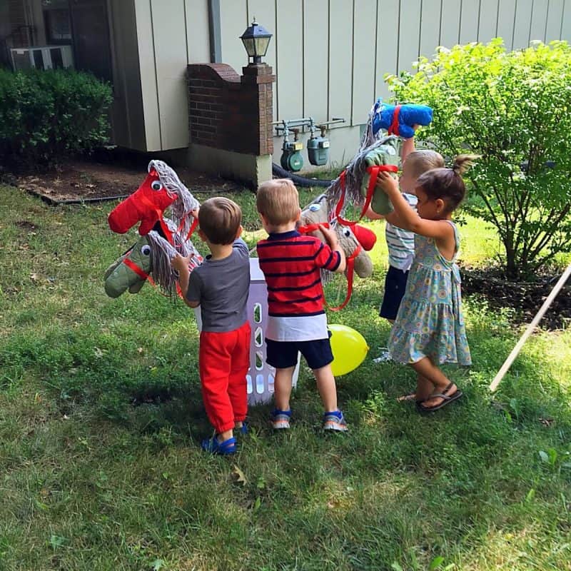 6 Stick Horse DIY Ideas - Twitchetts