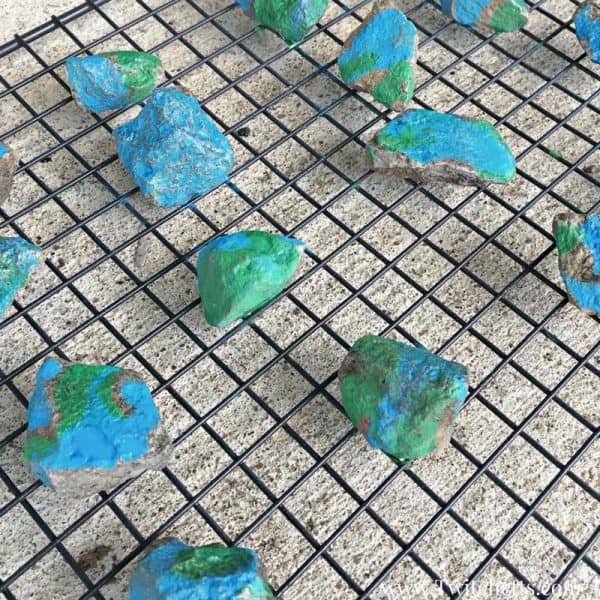 How to make fun Earth Day painted rocks - Twitchetts