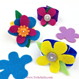 DIY Hug Time Bracelet ~ Add a hug time watch to your Trolls dress up!