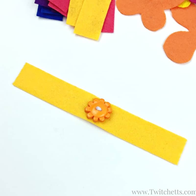 DIY Hug Time Bracelet ~ Add a hug time watch to your Trolls dress up!