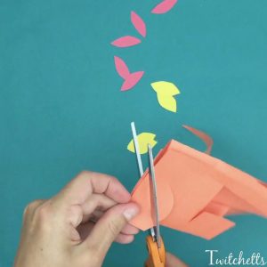 How to make an easy 3D fall construction paper tree - Twitchetts