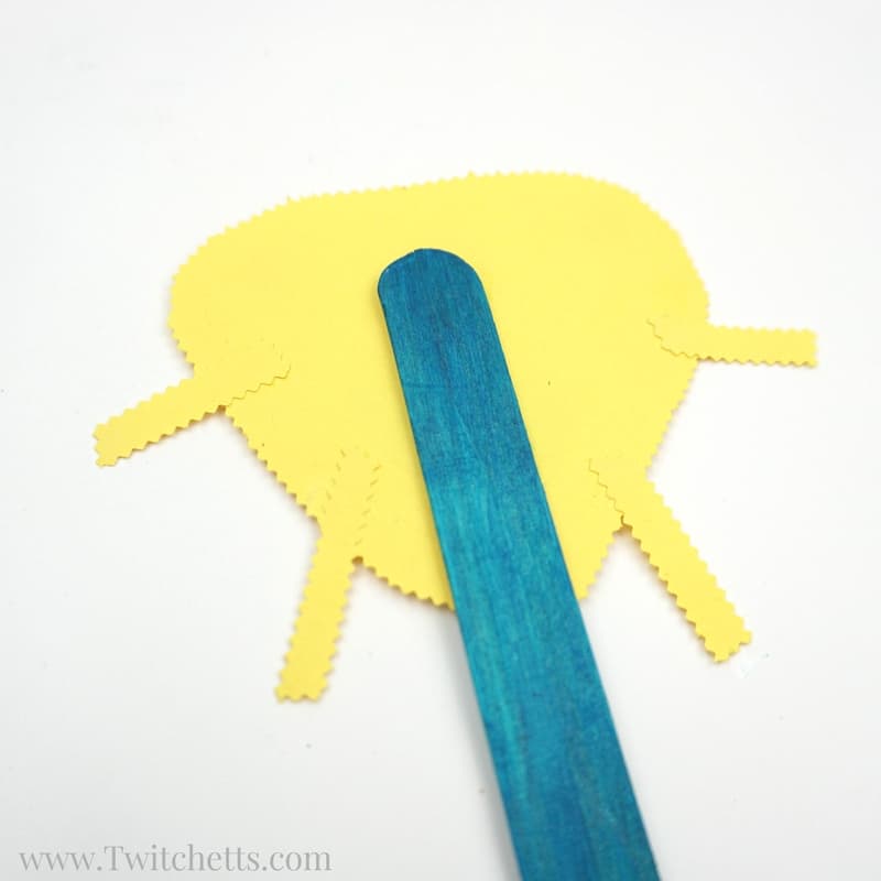 How to make a simple construction paper monster craft - Twitchetts