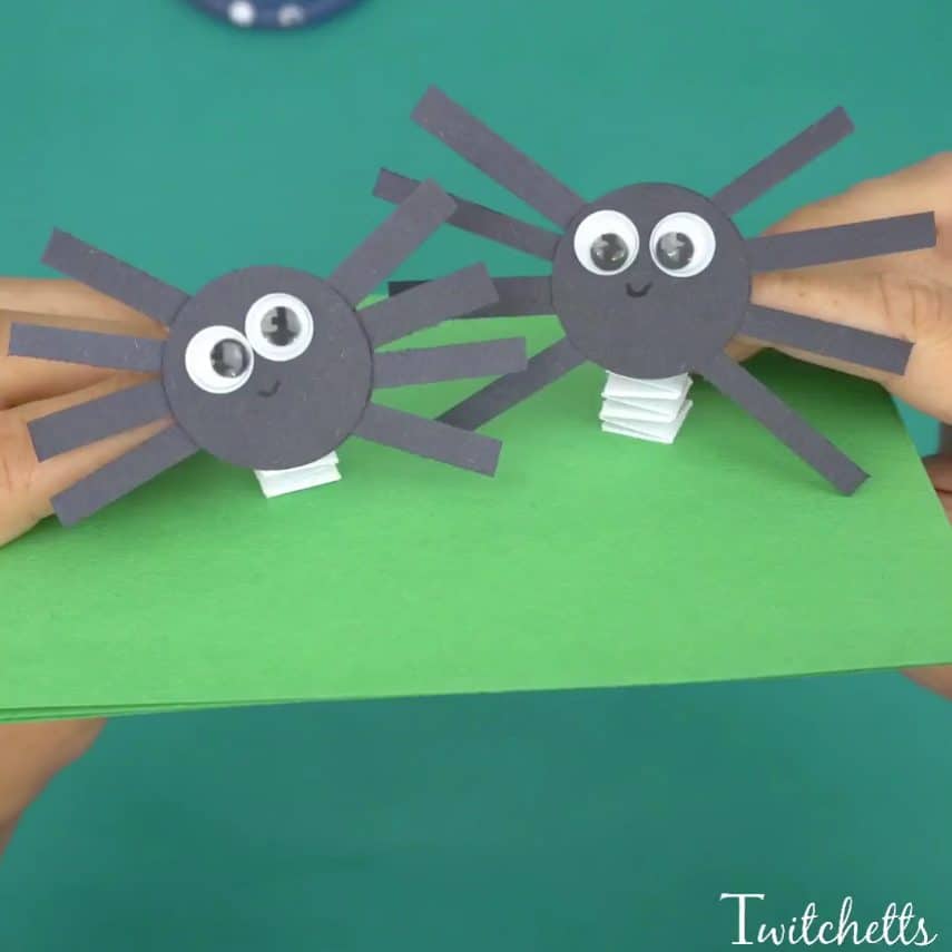 How to make fun bouncing construction paper spiders - Twitchetts