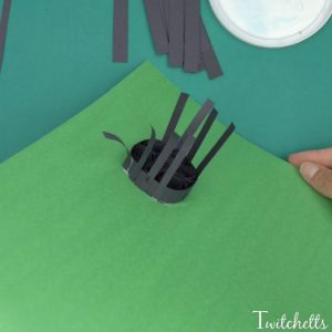 How to make adorable quilled construction paper spiders - Twitchetts