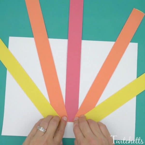 How to make an easy paper turkey craft with kids - Twitchetts