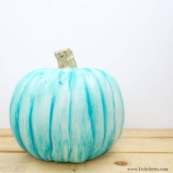 How to make painted plastic pumpkins for amazing fall decor - Twitchetts