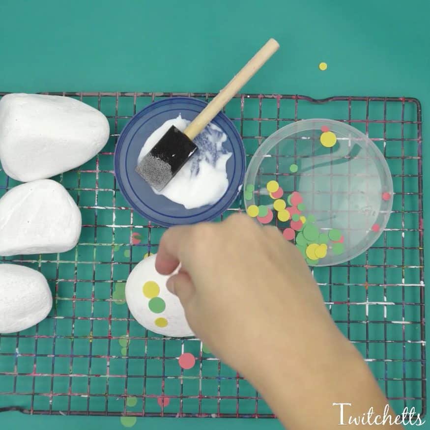 How to make dotted rocks using construction paper - Twitchetts