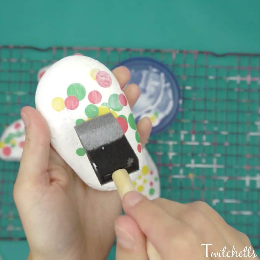How to make dotted rocks using construction paper - Twitchetts