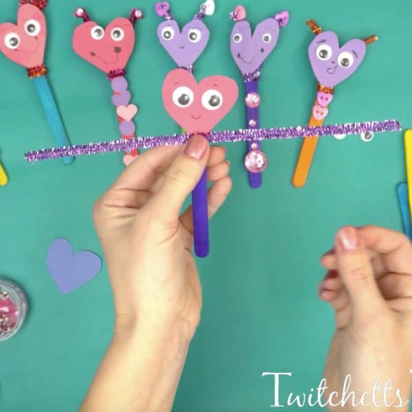 How to make construction paper heart puppets for Valentines Day