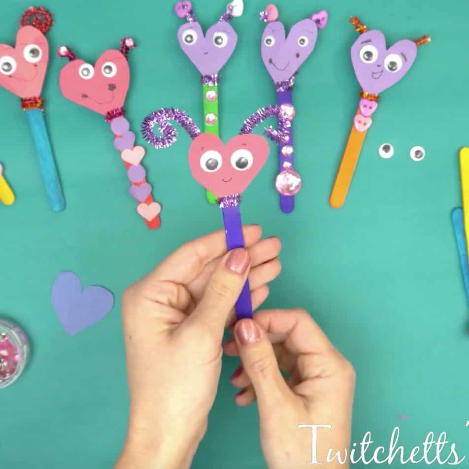 How to make construction paper heart puppets for Valentines Day