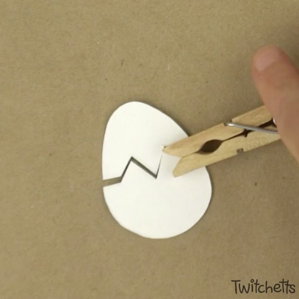 How to make a hatching dinosaur egg craft with your kids - Twitchetts