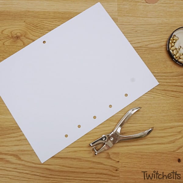 How to make a fun pipe cleaner Christmas tree activity - Twitchetts