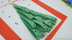 24 Easy Construction Paper Christmas Crafts - Twitchetts