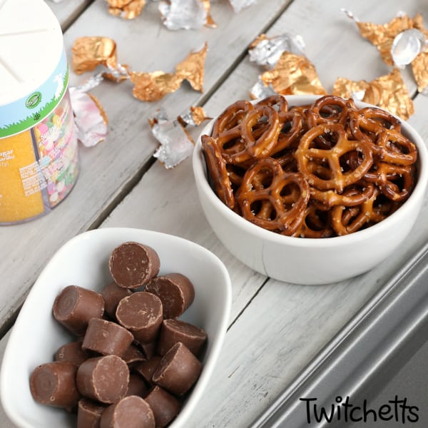 Easy Easter pretzel treats with Rolos - Twitchetts