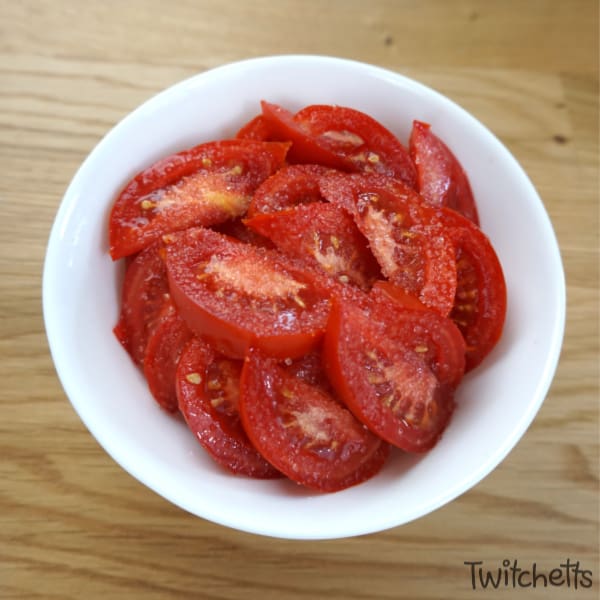 11 easy red snacks for preschool classrooms - Twitchetts