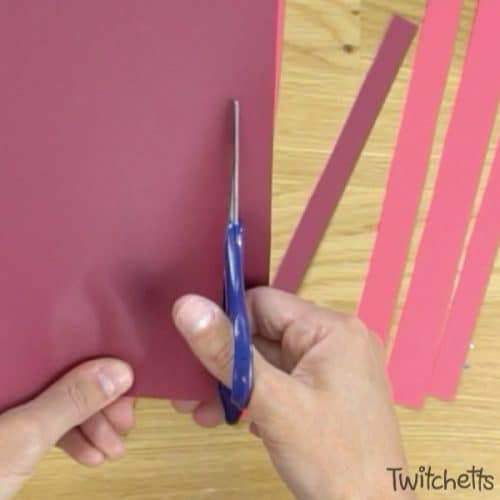 An easy red day art and craft for preschoolers - Twitchetts