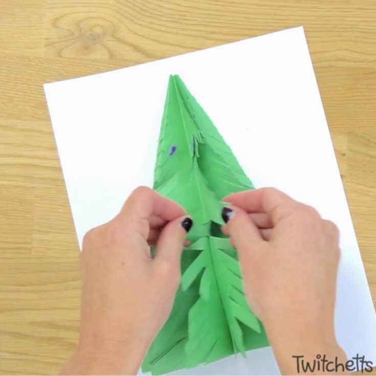 How to make a paper Christmas tree for preschoolers - Twitchetts