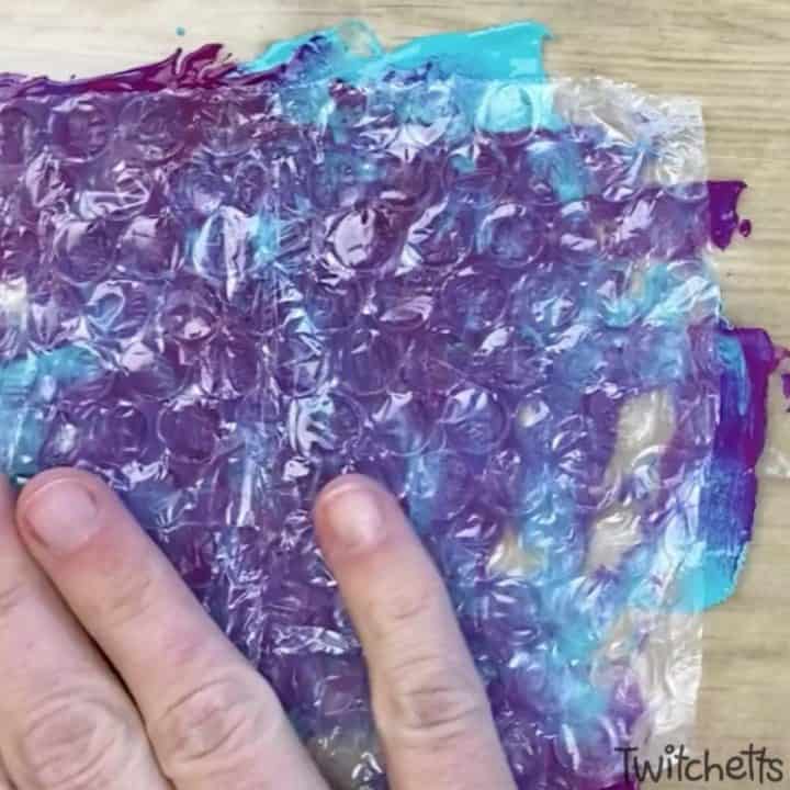 How to create heart art with bubble wrap - Twitchetts