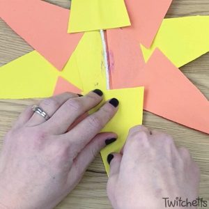 An easy yellow sun craft for preschoolers - Twitchetts