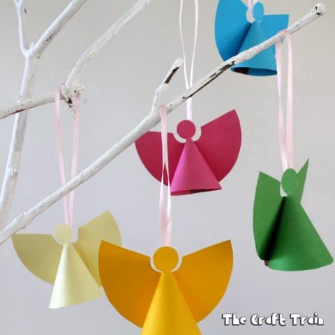 24 Easy Construction Paper Christmas Crafts - Twitchetts