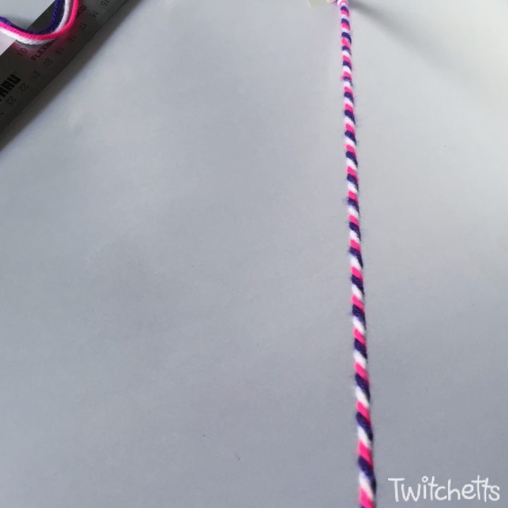 How to make a twisted friendship bracelet in 2 minutes - Twitchetts