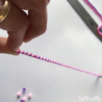 How to make a twisted friendship bracelet in 2 minutes - Twitchetts