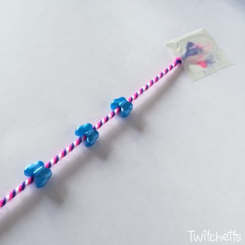 How to make a twisted friendship bracelet in 2 minutes - Twitchetts