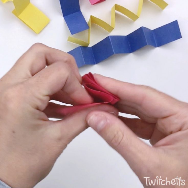 How to make a Construction Paper Snake Craft: A primary colors activity