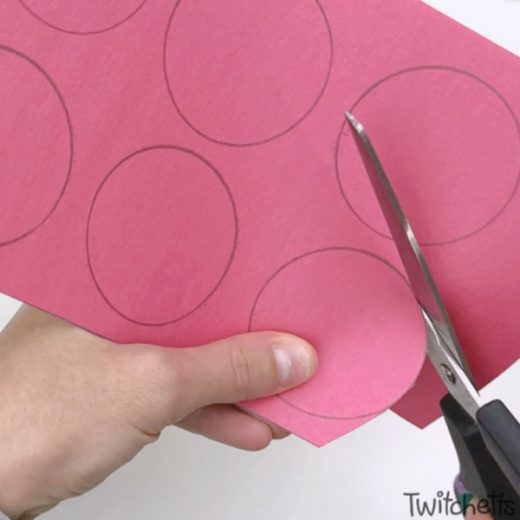 How to make paper spinners that teach kids about colors - Twitchetts