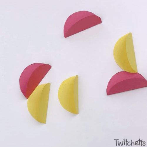 How to make paper spinners that teach kids about colors - Twitchetts