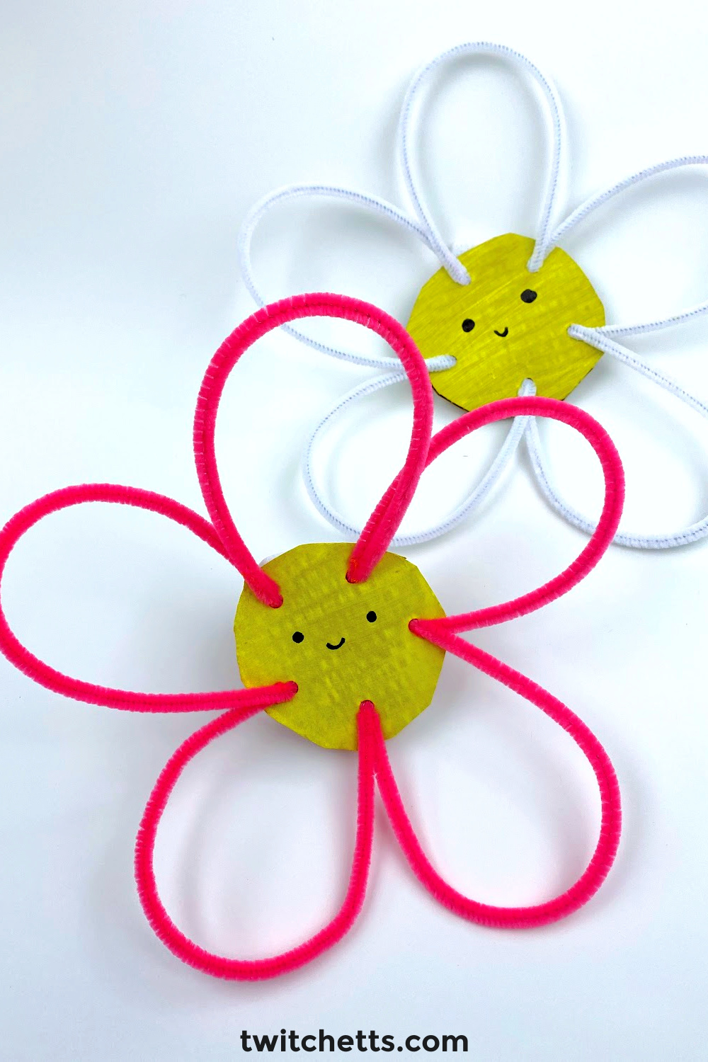 How to make a cardboard and pipe cleaner flower craft with kids