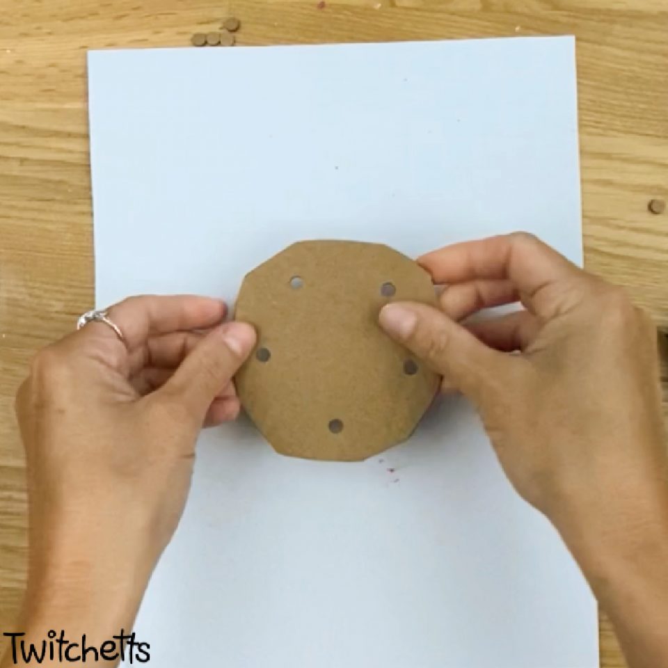 How to make a cardboard and pipe cleaner flower craft with kids