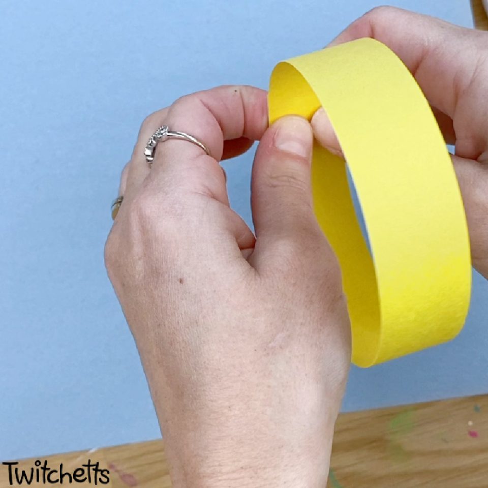 Easy Quilling Sun Craft for Kids to Make - Twitchetts