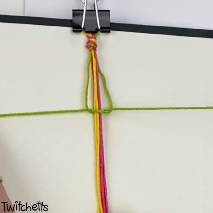 How to make a flower friendship bracelet: daisy chain pattern