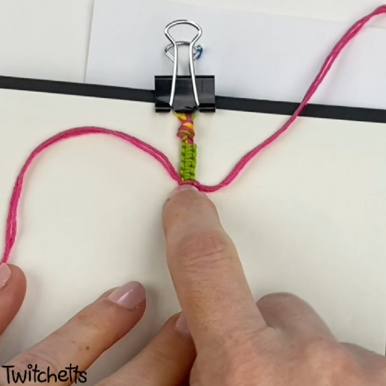 How to make a flower friendship bracelet: daisy chain pattern