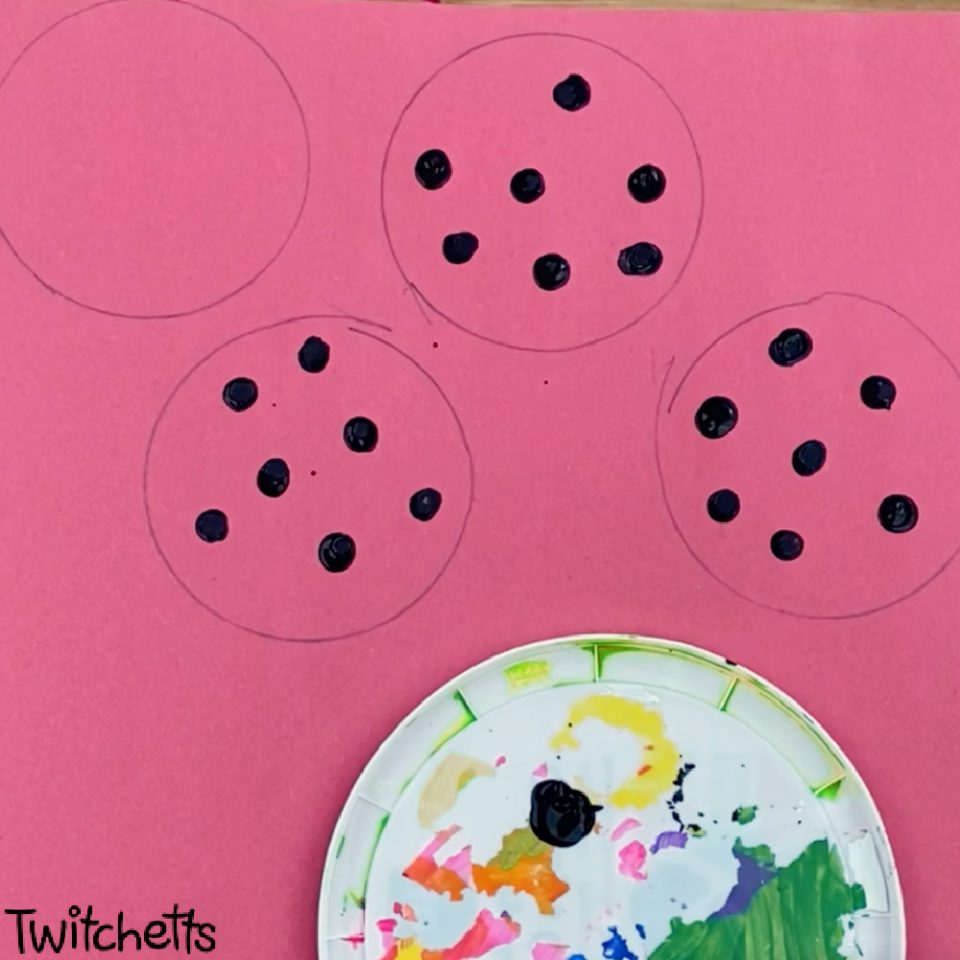 A Cute Ladybug Craft Preschool Kids Will Love to Make - Twitchetts