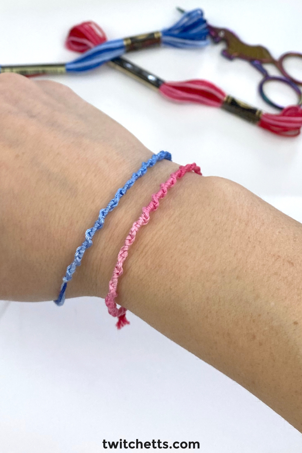 How to make Friendship Bracelets: 5 string bracelet tutorials