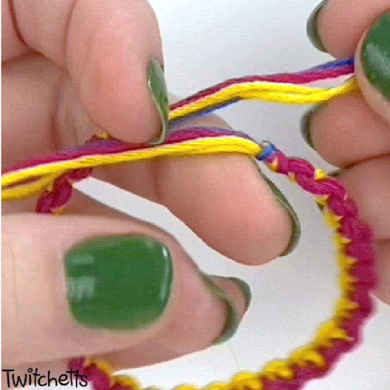 How to make an easy adjustable bracelet knot - Twitchetts