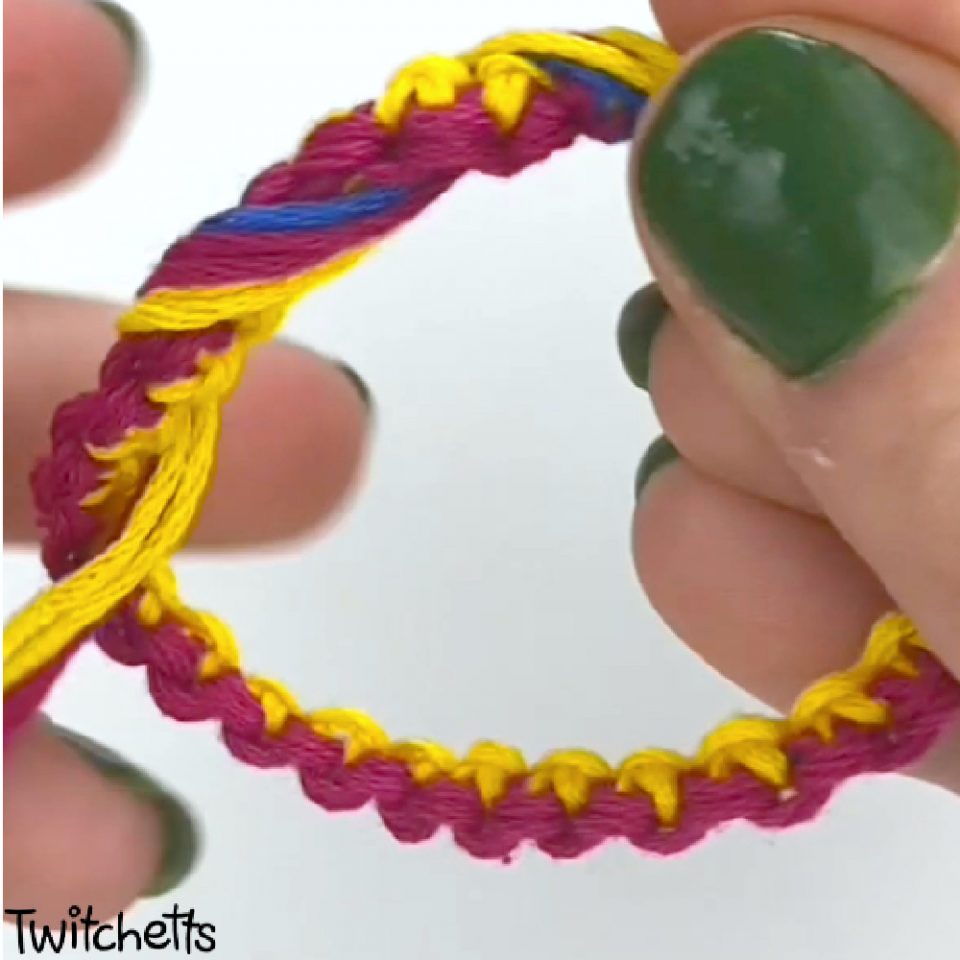 How to make an easy adjustable bracelet knot - Twitchetts