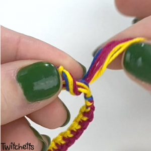 How to make an easy adjustable bracelet knot - Twitchetts