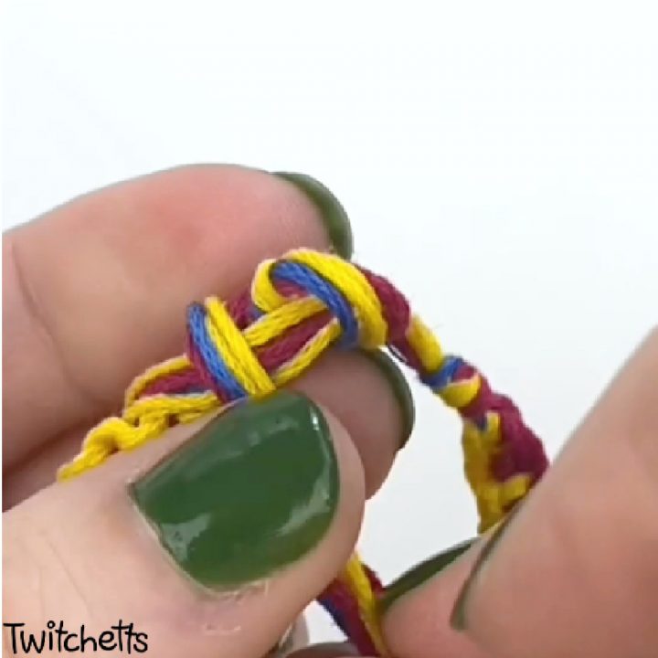 How to make an easy adjustable bracelet knot - Twitchetts