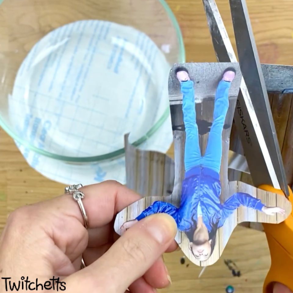 How to make a Paper Snow Globe Craft with a photo