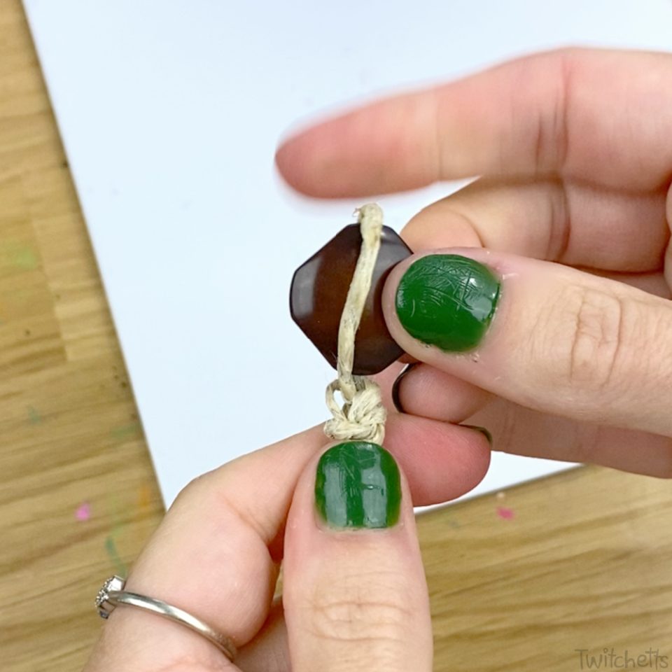 How to make a hemp choker necklace with square knots and beads